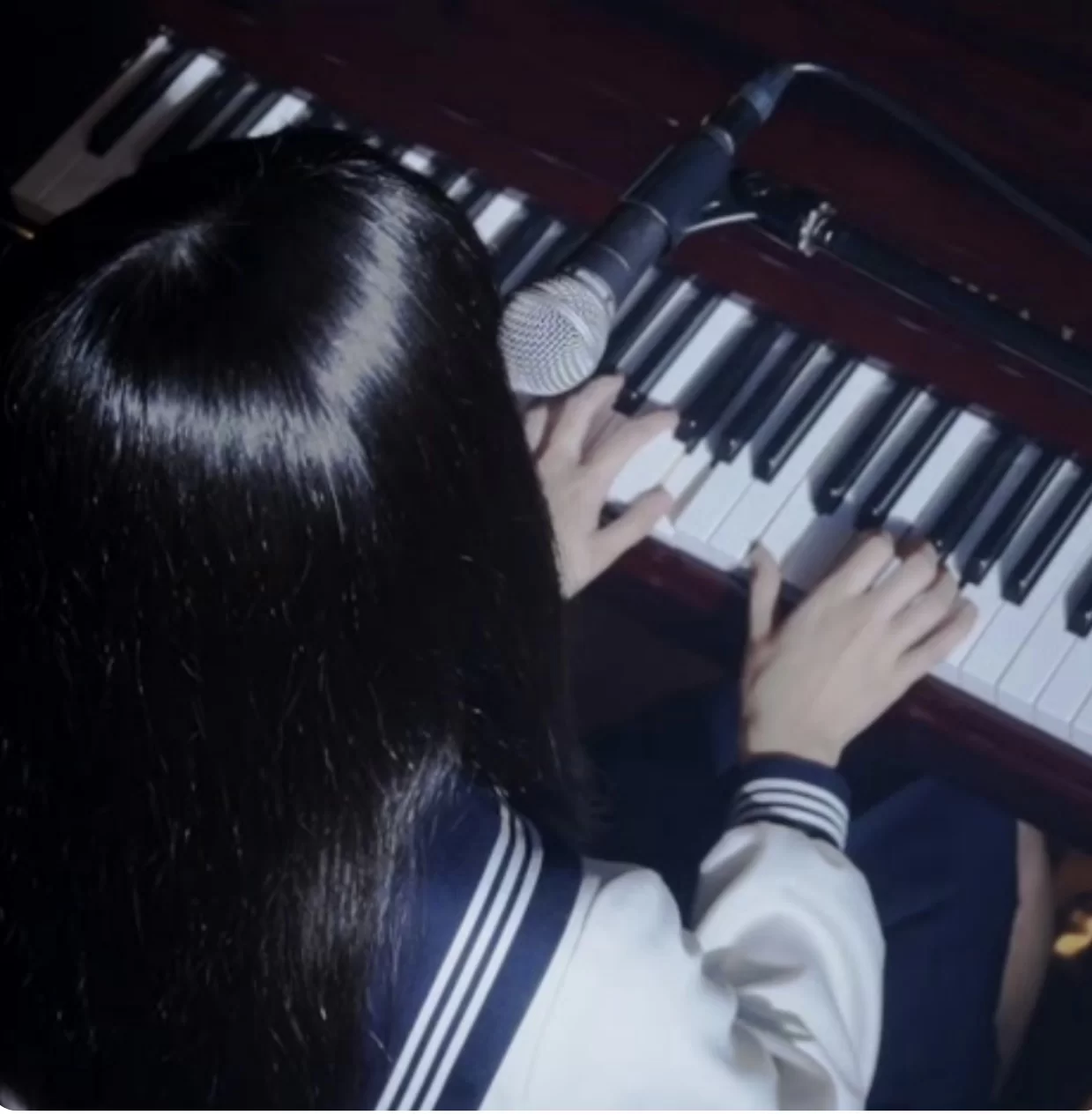 【画像】tuki.が顔バレ？年齢15歳の現役女子高生！出身は？中学どこ？ | TeaPress